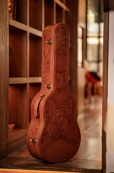 Handmade Guitar Case - Full Grain Leather – Bellucci Cases